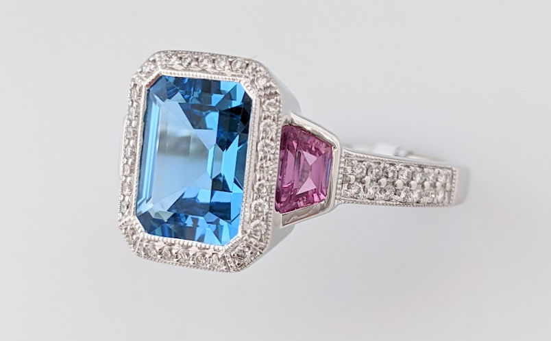 Republic Jewelry & Collectibles